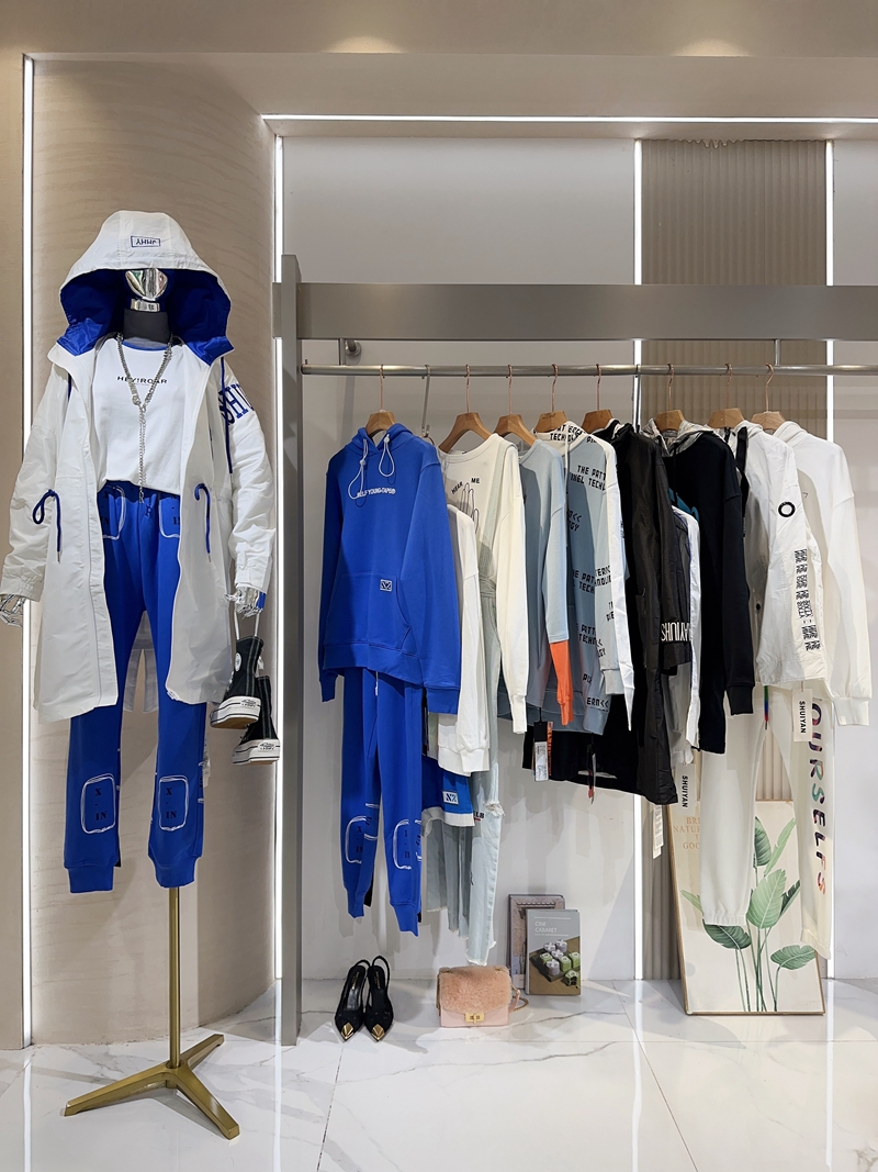 SY+_叁杰服饰品牌折扣女装批发 - 广州三杰服饰女装批发，品牌折扣女装批发，品牌女装尾货批发，品牌撤柜女装批发，品牌女装走份批发